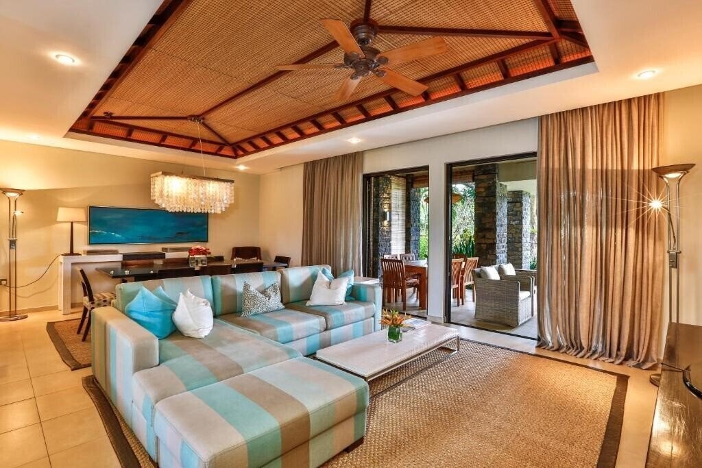 Hotel The Bay Club at Anahita Beauchamp - wycieczki do (Beauchamp ...