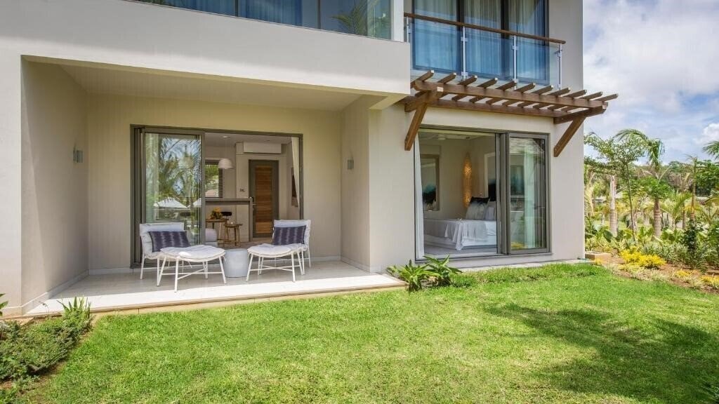 Hotel The Bay Club at Anahita Beauchamp - wycieczki do (Beauchamp ...